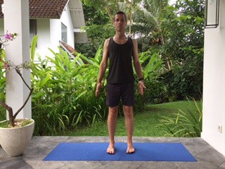 10 Poses In 15 Minutes To Kickstart Your Practice | Yoga Selection