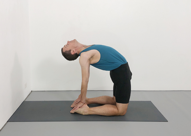 Four Stages To Learning Ustrasana (Camel Pose) | Yoga Selection