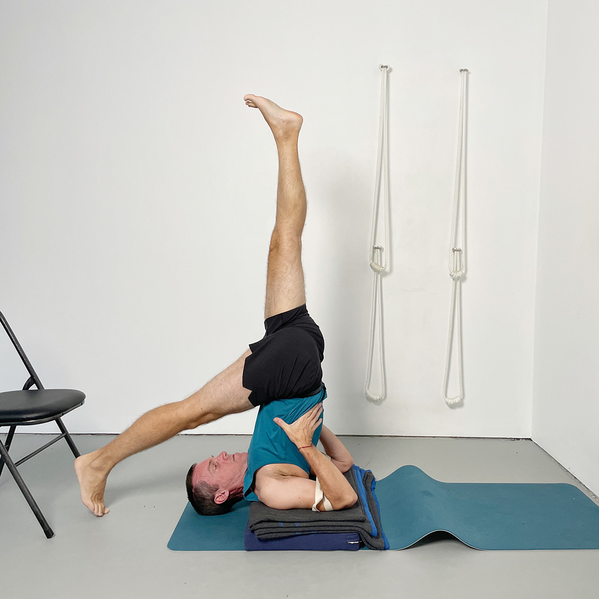 How to Practise Shoulderstand (Salamba Sarvangasana): A Step-by-Step ...