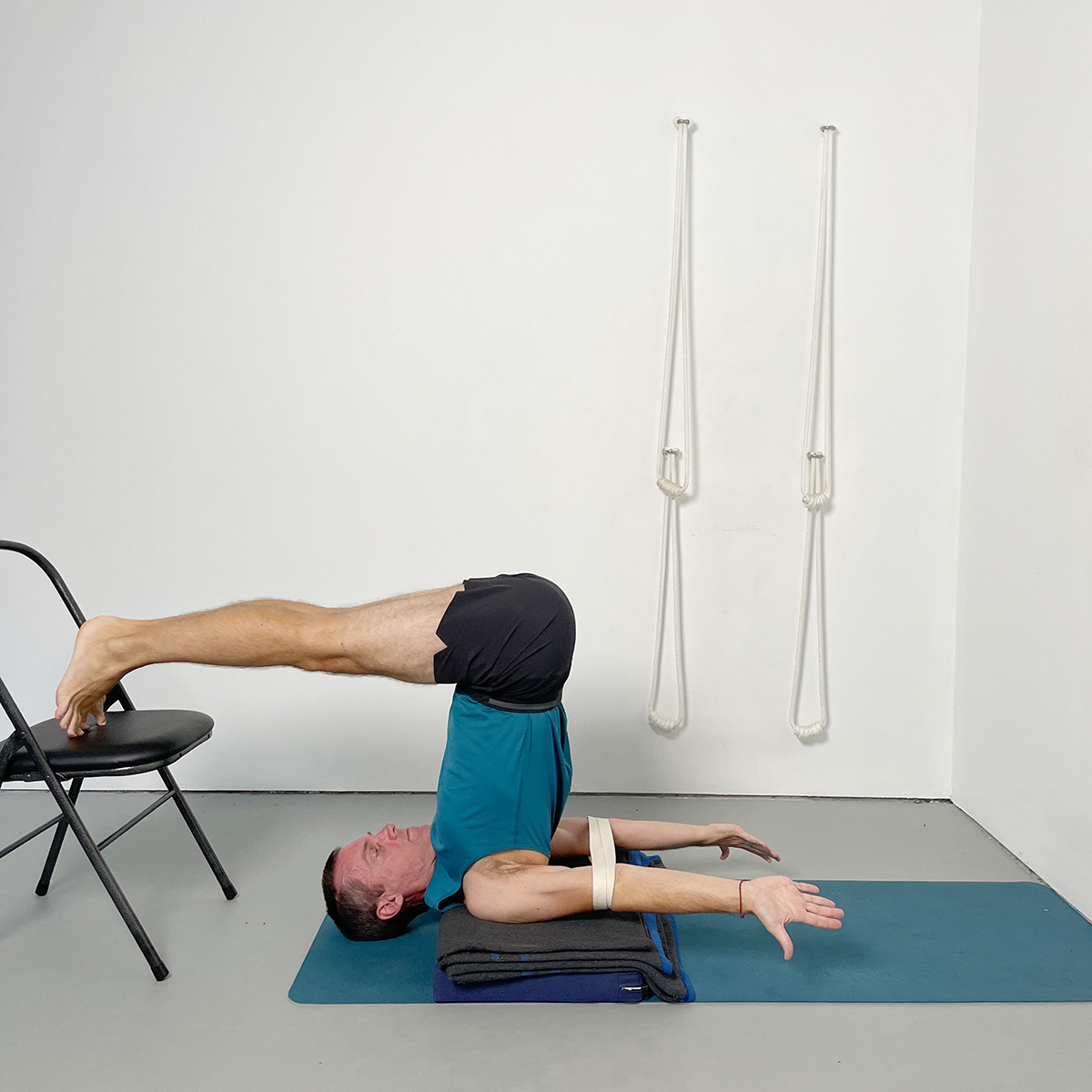 How to Practise Shoulderstand (Salamba Sarvangasana): A Step-by-Step ...