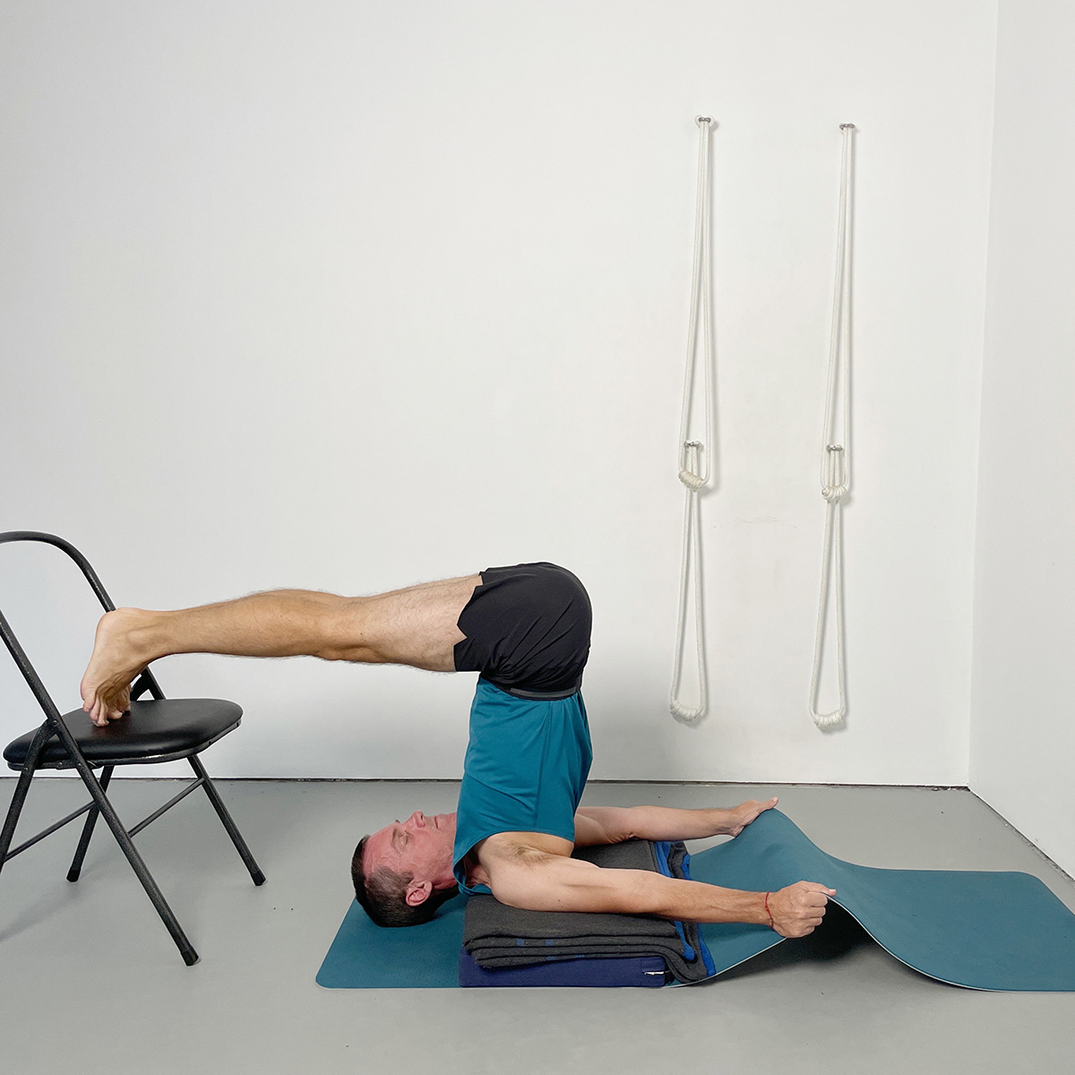How to Practise Shoulderstand (Salamba Sarvangasana): A Step-by-Step ...