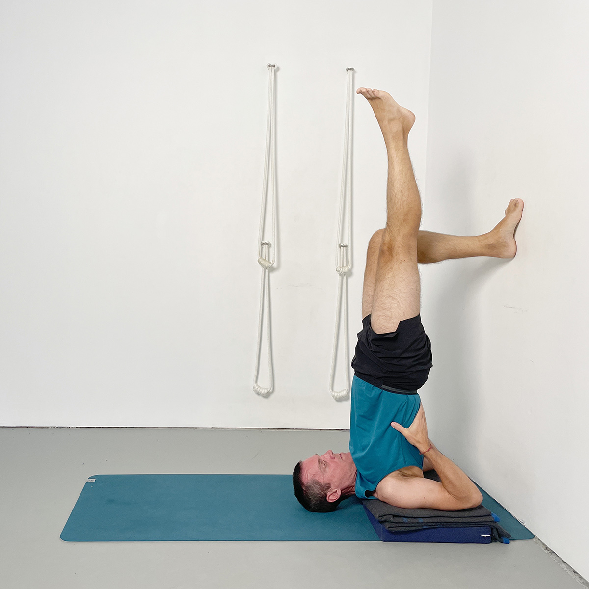 How to Practise Shoulderstand (Salamba Sarvangasana): A Step-by-Step ...